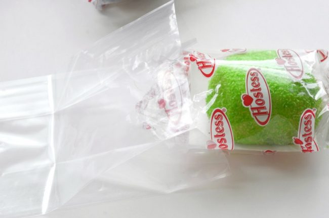 Halloween Monster Mouths Snowball Treats With Printable Mouths - Oh My ...