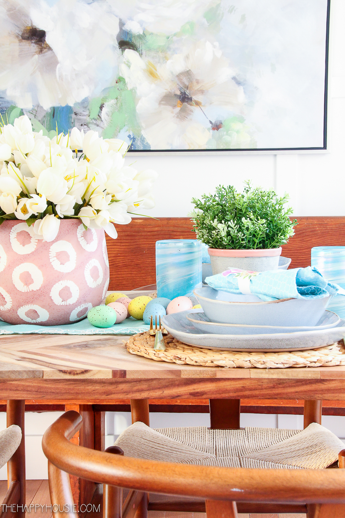 Easter Entertaining: Pretty Easter Table Decor - Oh My Creative