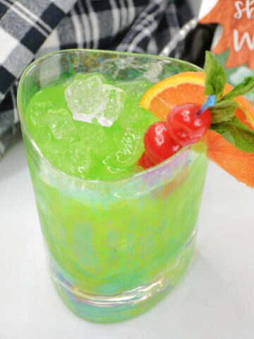 The Best Green Alcoholic Drinks - Oh My Creative