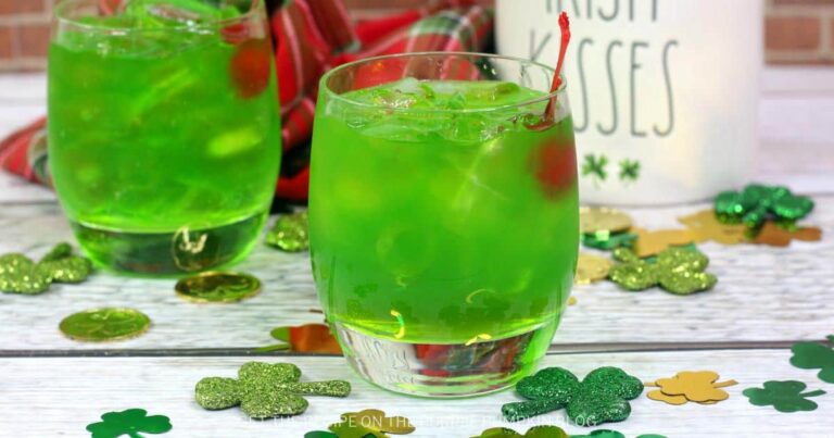 St. Patrick's Day Cocktails - Oh My Creative