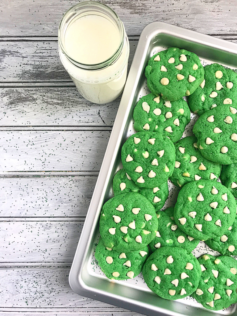 Festive St. Patrick's Day Cookies - Oh My Creative
