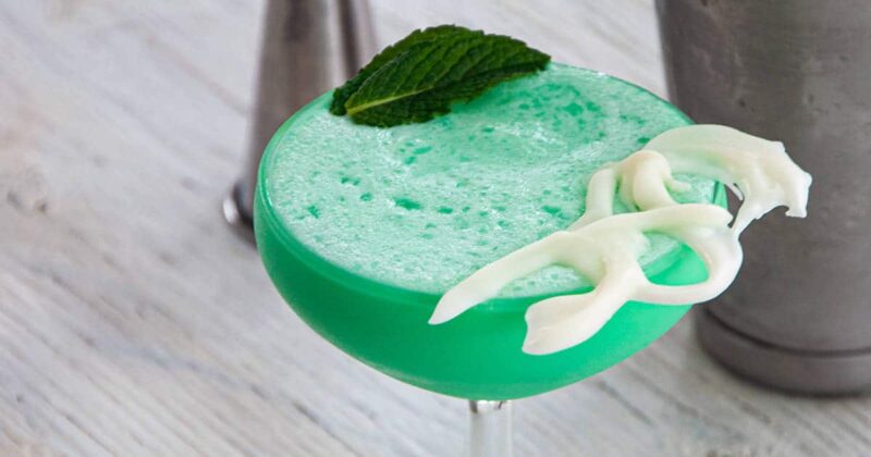 The Best Green Alcoholic Drinks - Oh My Creative