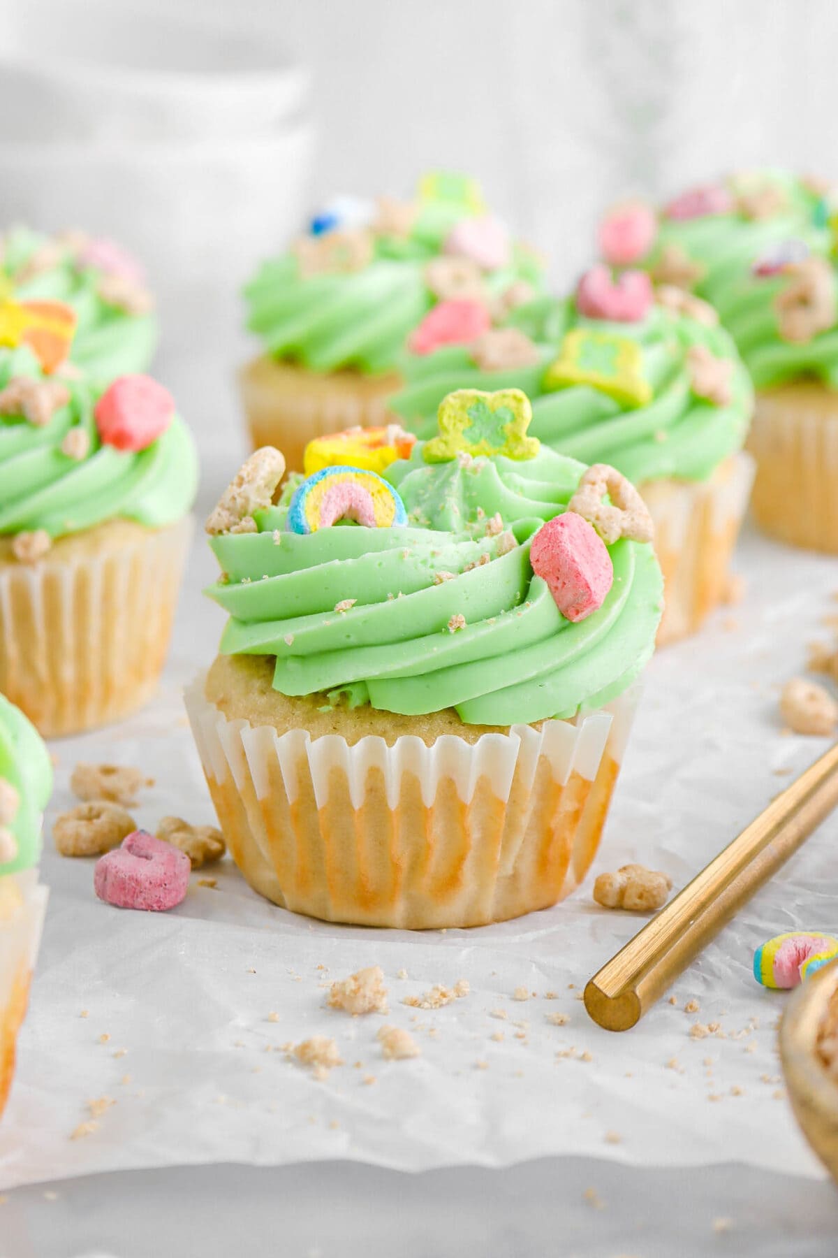 25 Delicious St. Patrick's Day Cupcakes - Oh My Creative