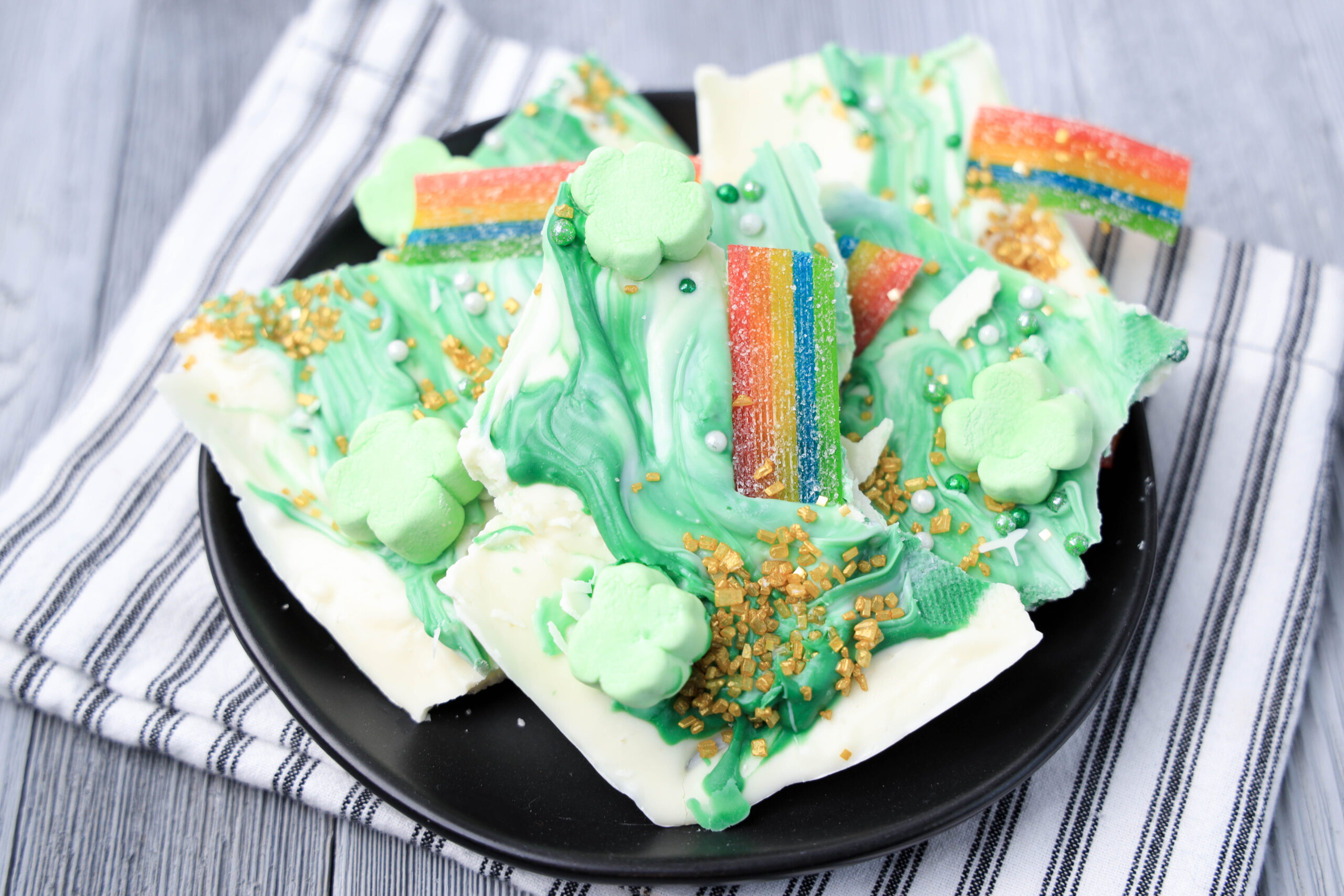 St. Patrick’s Day Leprechaun Bark - Oh My Creative