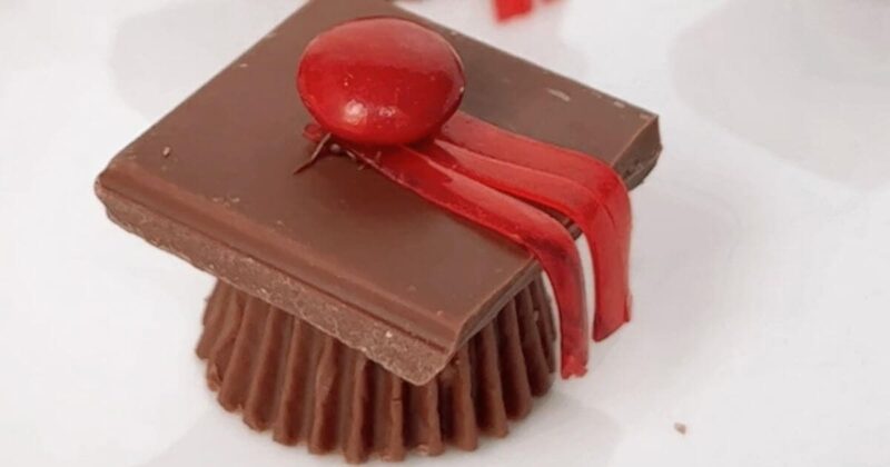 Creative Graduation Cap Desserts - Oh My Creative