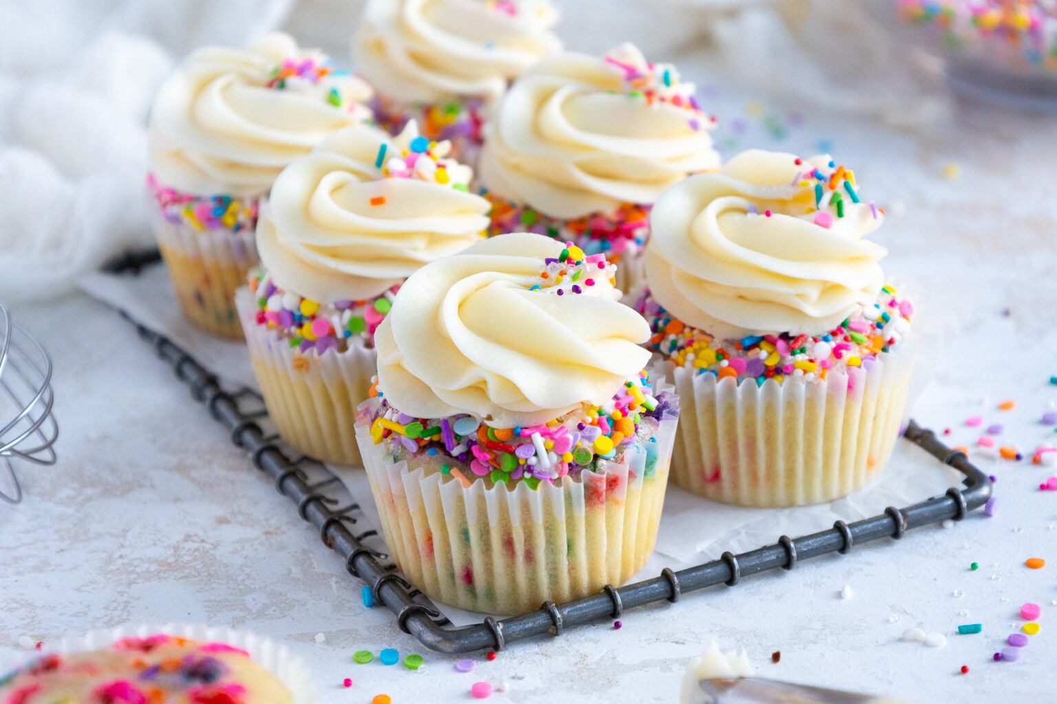 32 Cute Spring Cupcakes - Oh My Creative