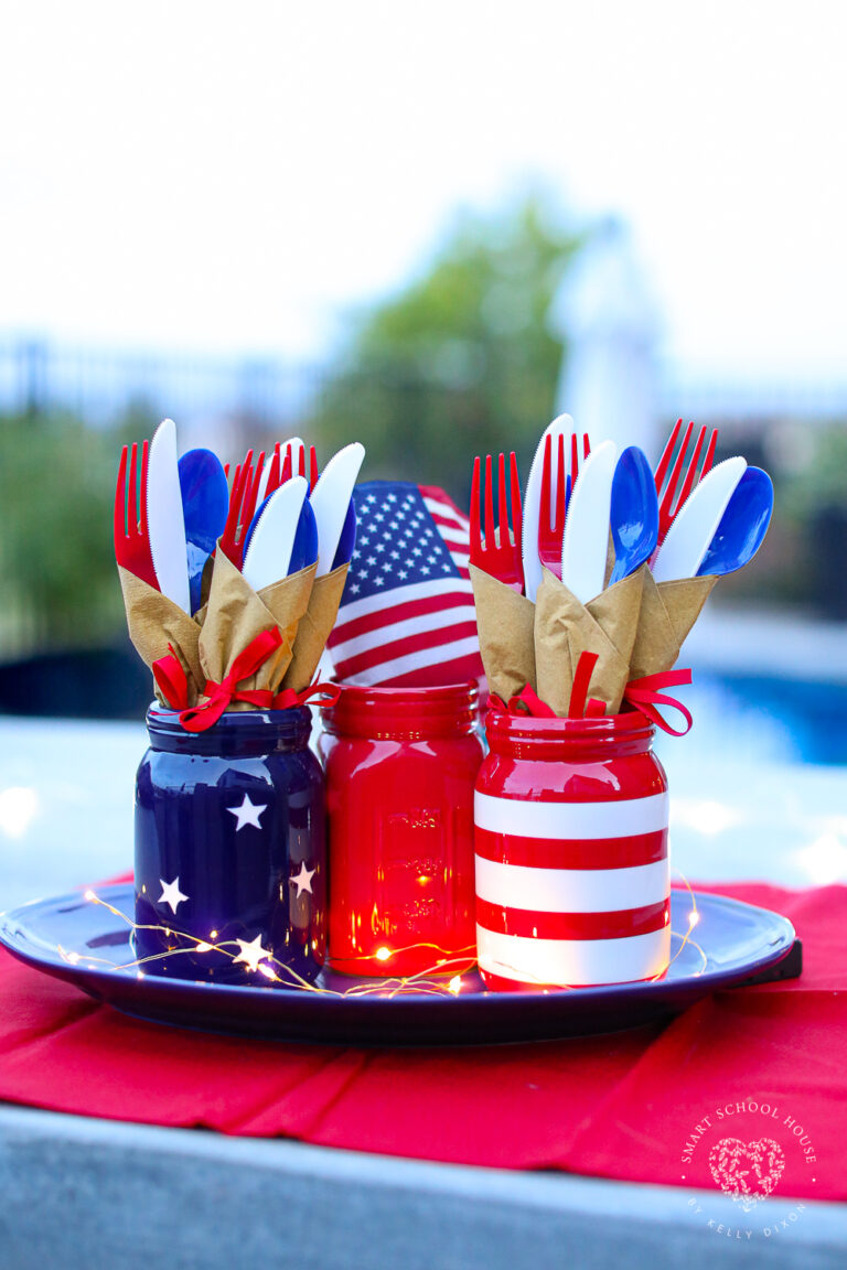 45 Festive Red White and Blue Decorations - Oh My Creative