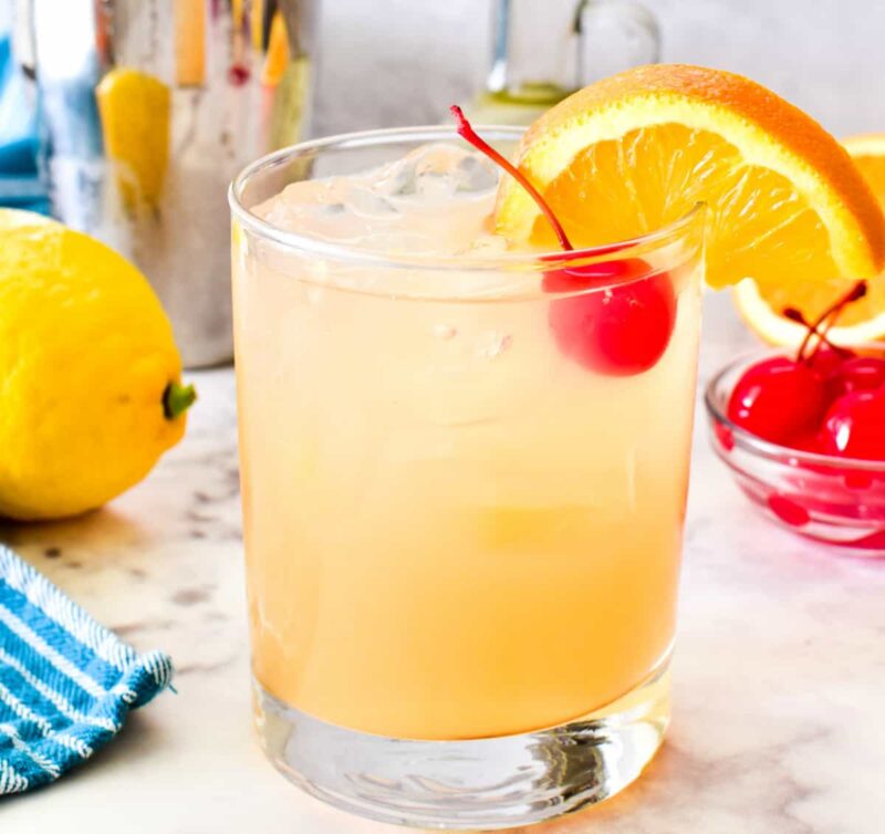 25 Fresh Lemon Cocktails - Oh My Creative